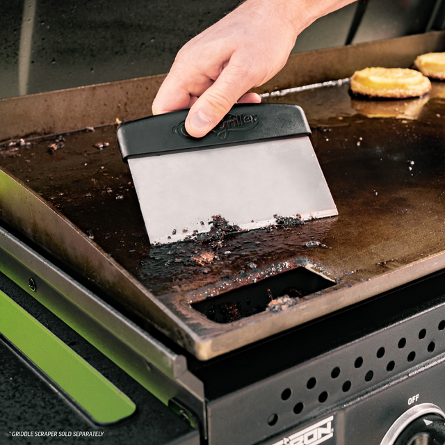 3-Burner Flat Iron® Gas Griddle (Black) - Char-Griller