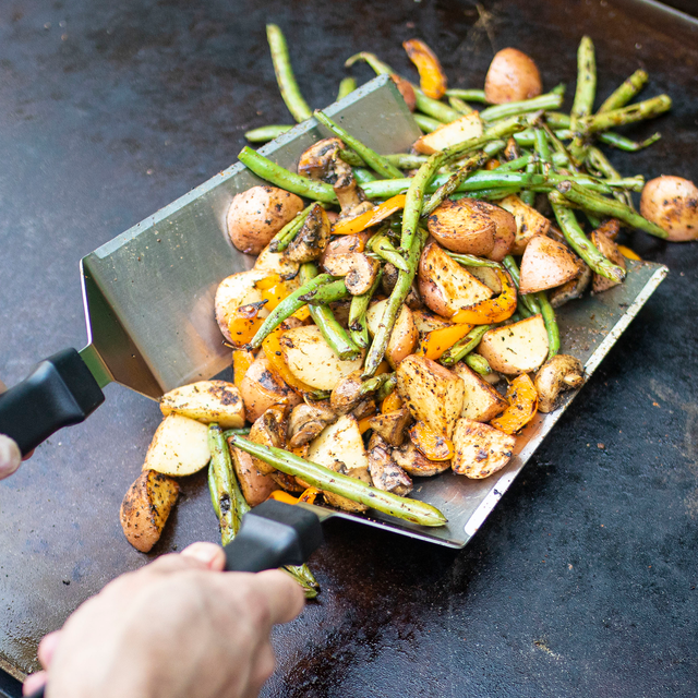 Flat Iron™ Griddle Starter Kit - Char-Griller